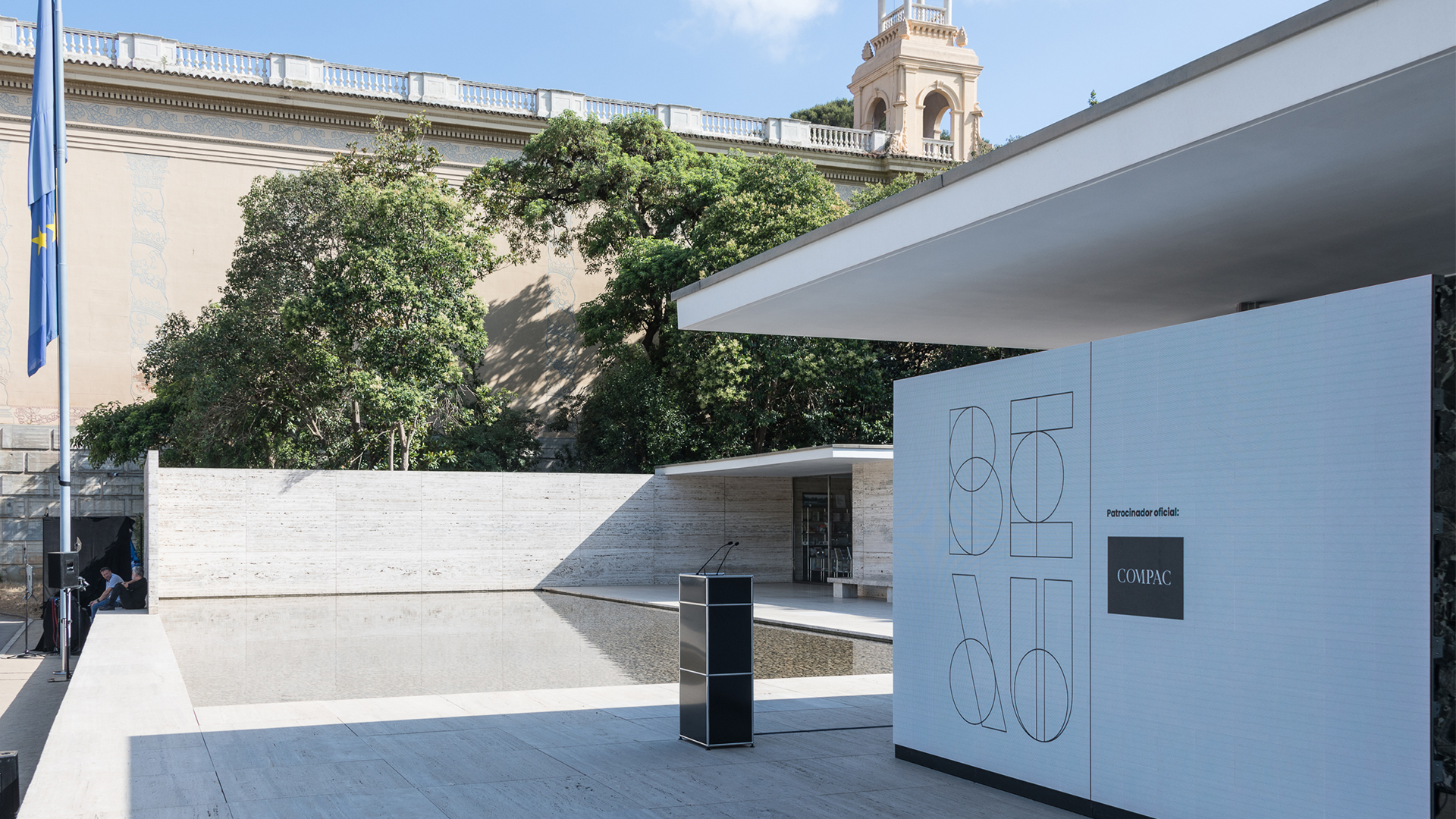 COMPAC. Superficies decorativas de Obsidiana, Mármol y Cuarzo.